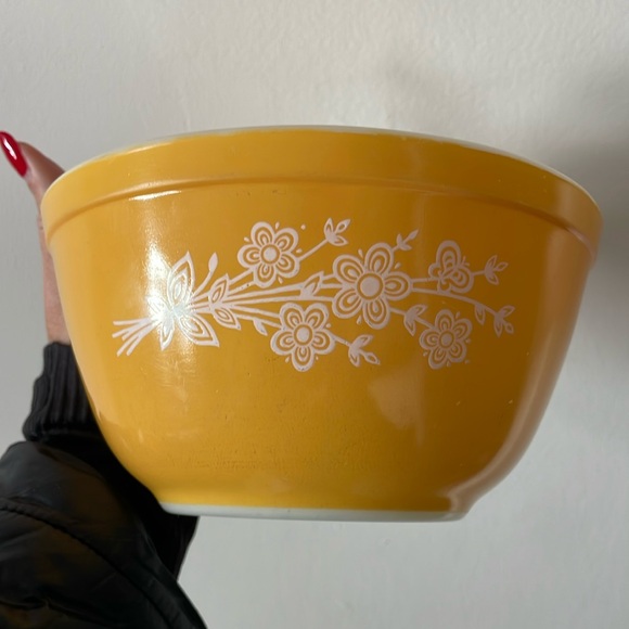 Pyrex | Dining | Vintage Pyrex 42 5l Butterfly Gold Mixing Bowl | Poshmark
